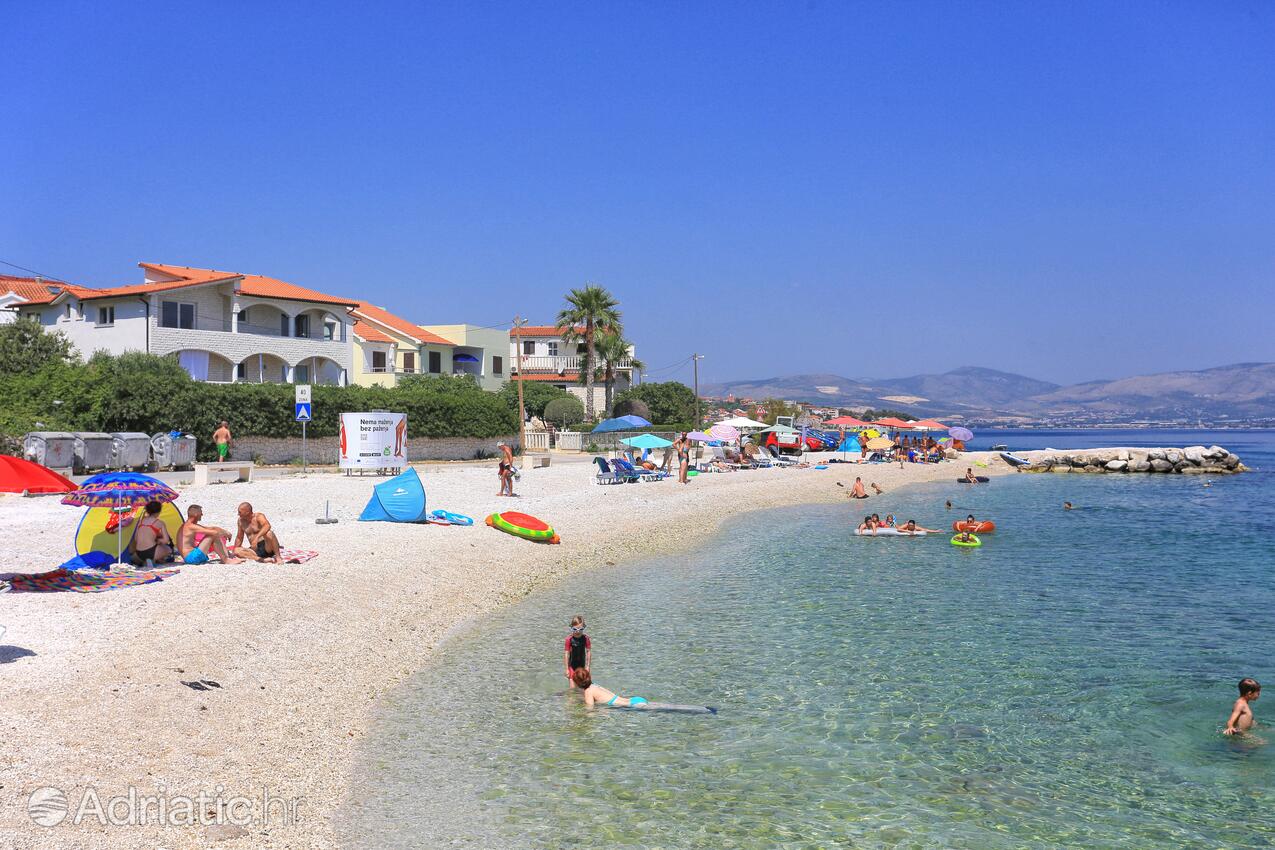 Egyszobás apartman strand mellett Slatine, Ciovo - A-1098-b - Szállás ...