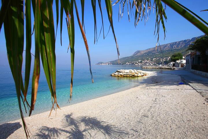 Beach: Mali Rat, Omiš - Mali Rat | The best beaches in Croatia ...