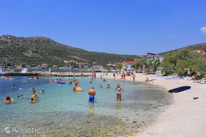 Strand: Poljica, Trogir - Poljica | Die besten Strände in Kroatien ...
