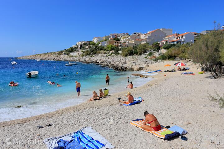 Strand: Oštrica, Trogir - Sevid | Legjobb strandok Horvátországban ...