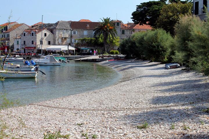 Beach: Porat, Brač - Postira | The best beaches in Croatia | Adriatic.hr