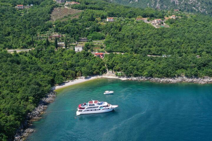 Strand: Cesarova, Opatija - Medveja | Die besten Strände in Kroatien ...