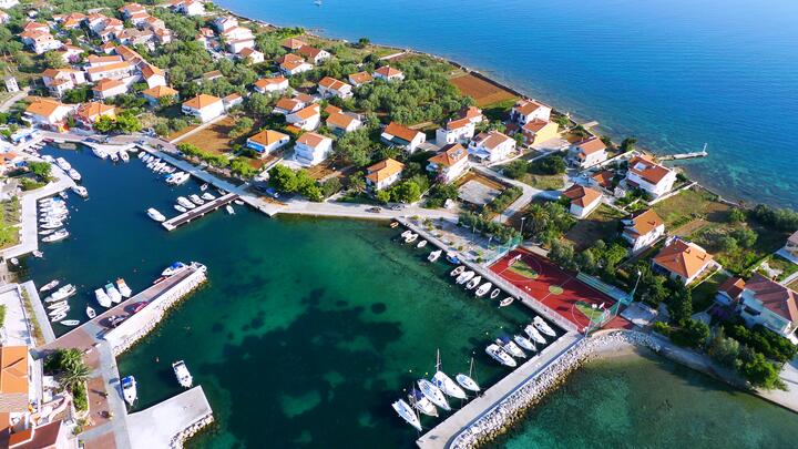 Poljana, Isola Ugljan - Guida della Croazia | Adriatic.hr